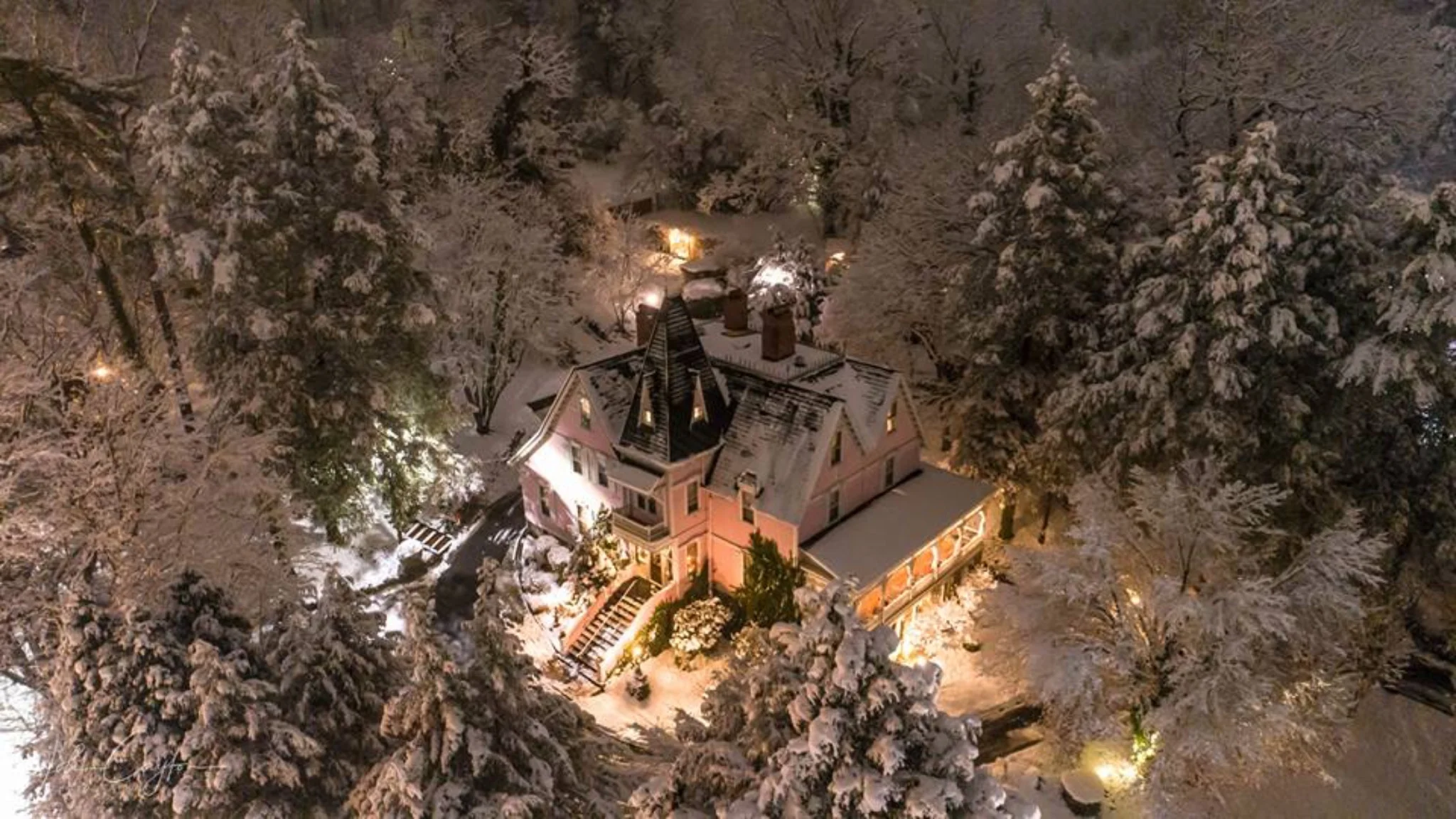 Cedar Crest Inn | Asheville's Most Romantic Bed & Breakfast